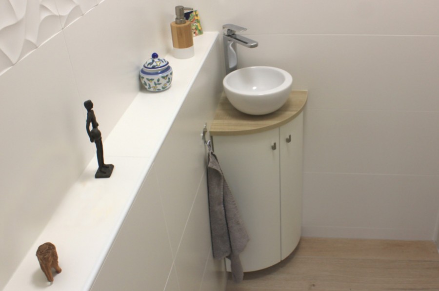 Modèles design de lave-mains d’angle WC